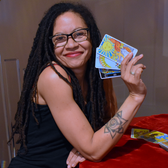 PSYCHIC READINGS – Psychic Sister